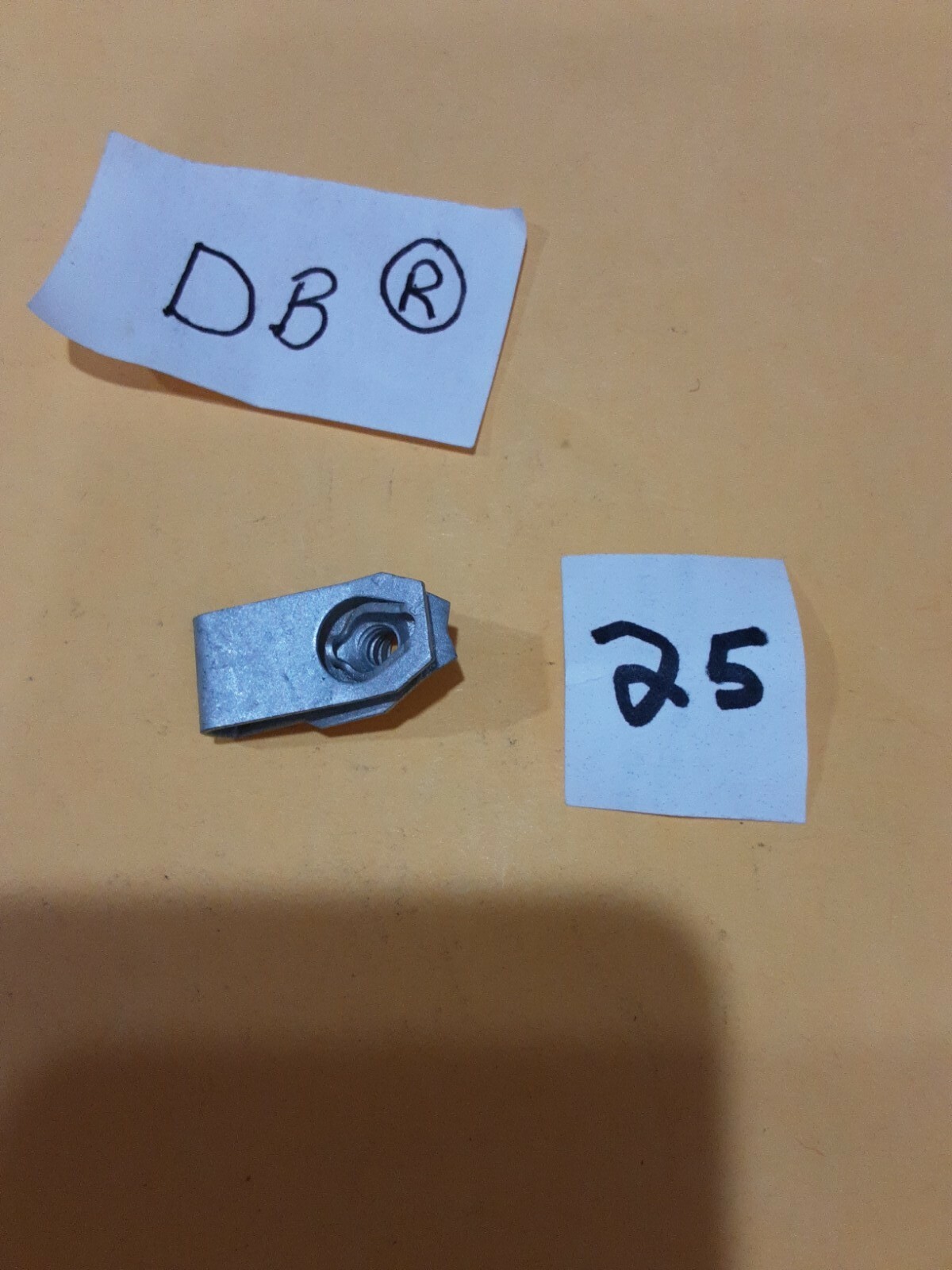 25 OEM Extruded U-Nut M4.2-1.41 (#8), Zinc Finish, for GM 11515638 | eBay