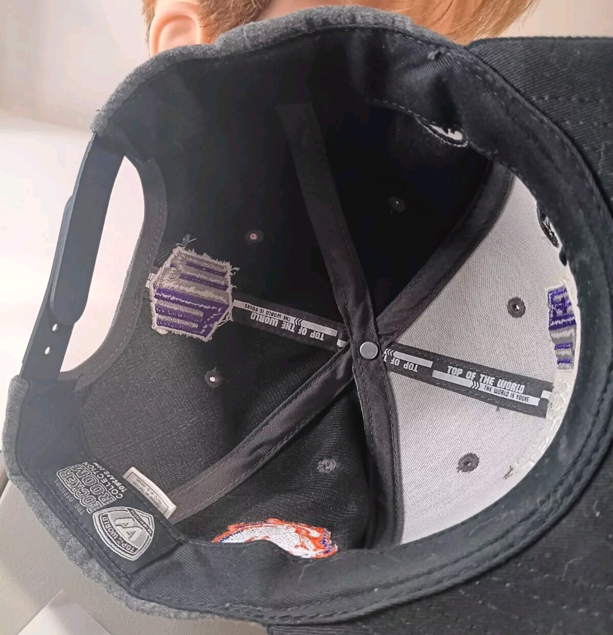 Boise State Broncos FB 2012 Mountain West Champions Locker Room Top ...