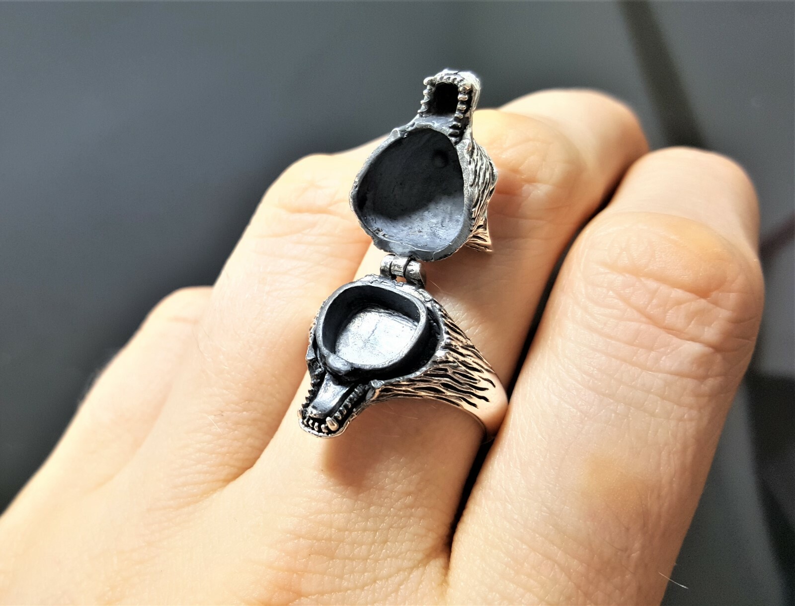 925 Sterling Silver Wolf Locket Ring Wolf Head Poison Locket Secret ...