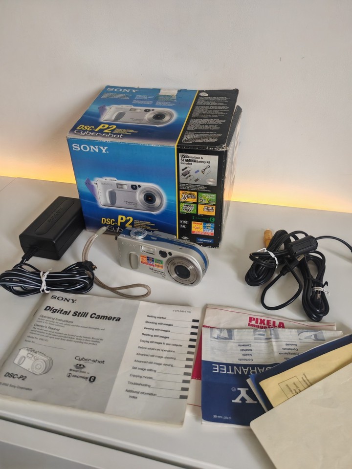 Sony Cyber-shot DSC-P2 2.0MP Digital Camera Compact Portable Model ...