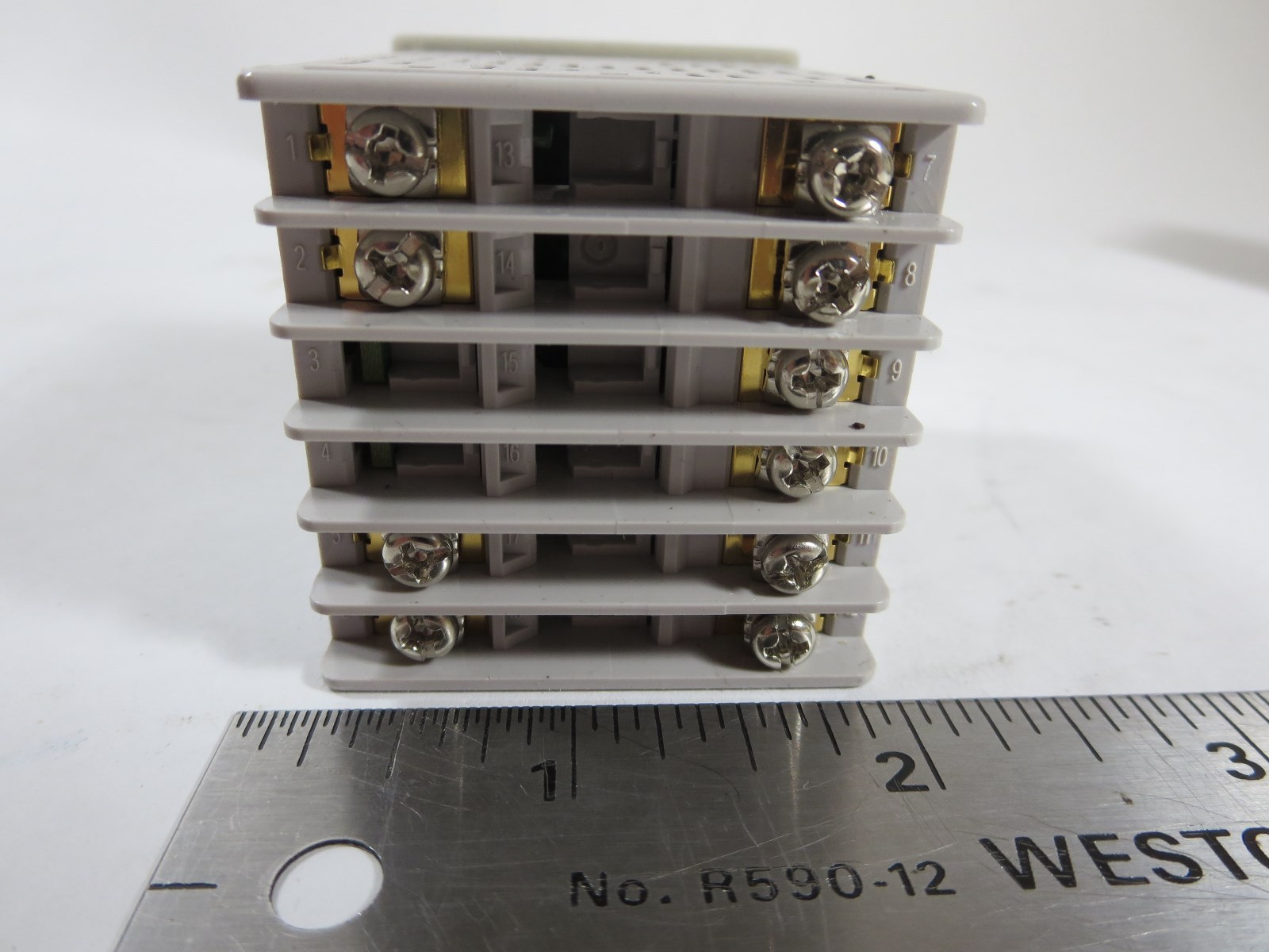 Yamatake Corp., SDC 15, Temp Controller, 100-240 VAC, 50/60 HZ 12 A Max ...