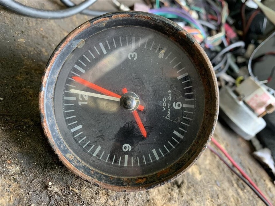 Porsche 911 930 Dash Time Clock - Porsche 911 74-89 - Part 91164170129 ...