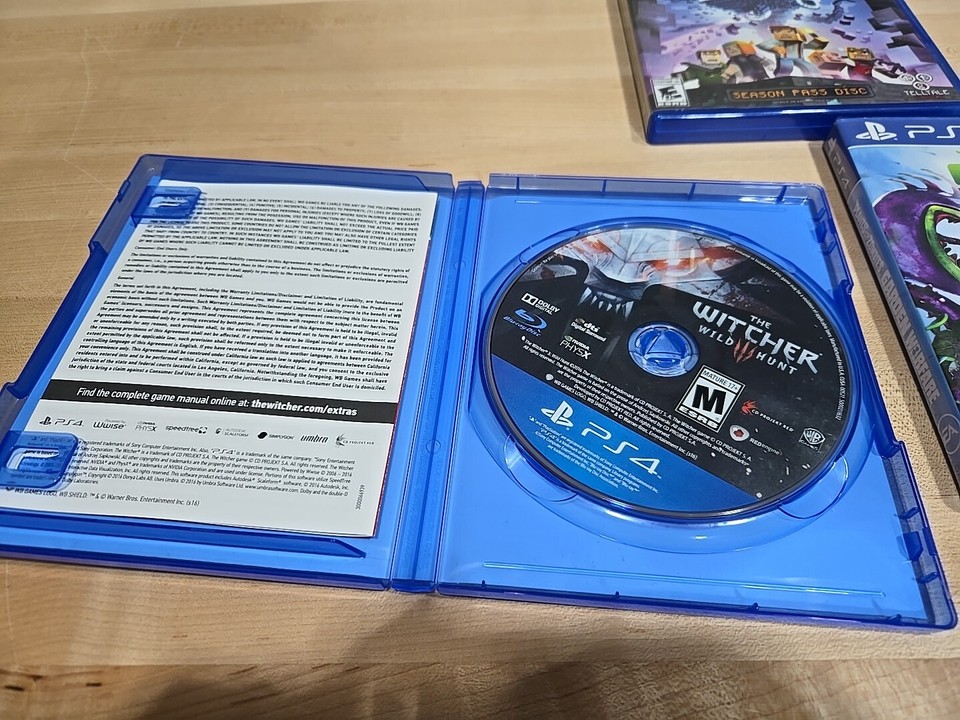 PS4 Game Lot The Witcher III Wild Hunt & Plants Vs Zombies 2 ...