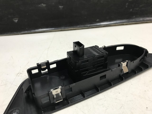 2006 BMW 325i Window Control Switch Button OEM 61316935534 for sale ...