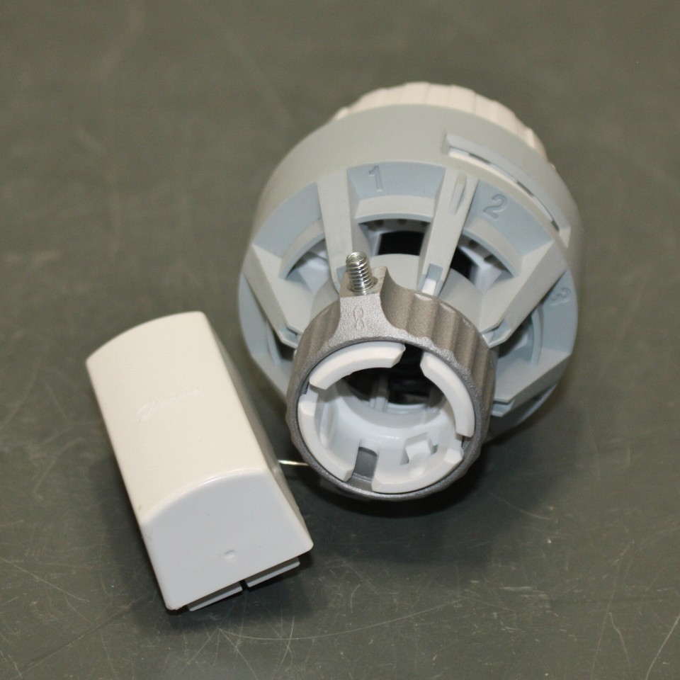 Danfoss Tamper Resist Dial Valve w/ Remote Sensor 013G-2922, for ...