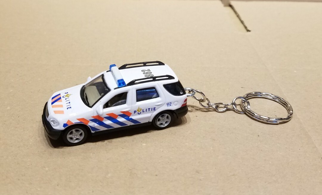 Diecast Model 1/72 Mercedes Benz ML320 Belgian Police Car Keychain ...