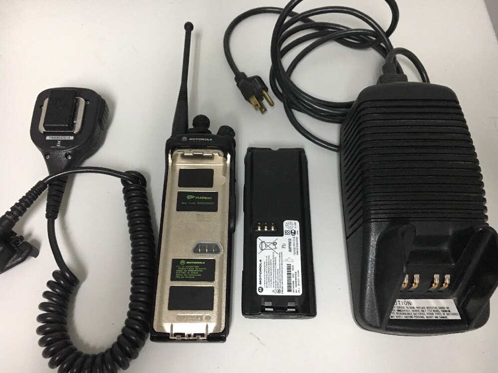 Motorola XTS3000 III UHF 403-470 Mhz P25 Digital Portable Radio ...