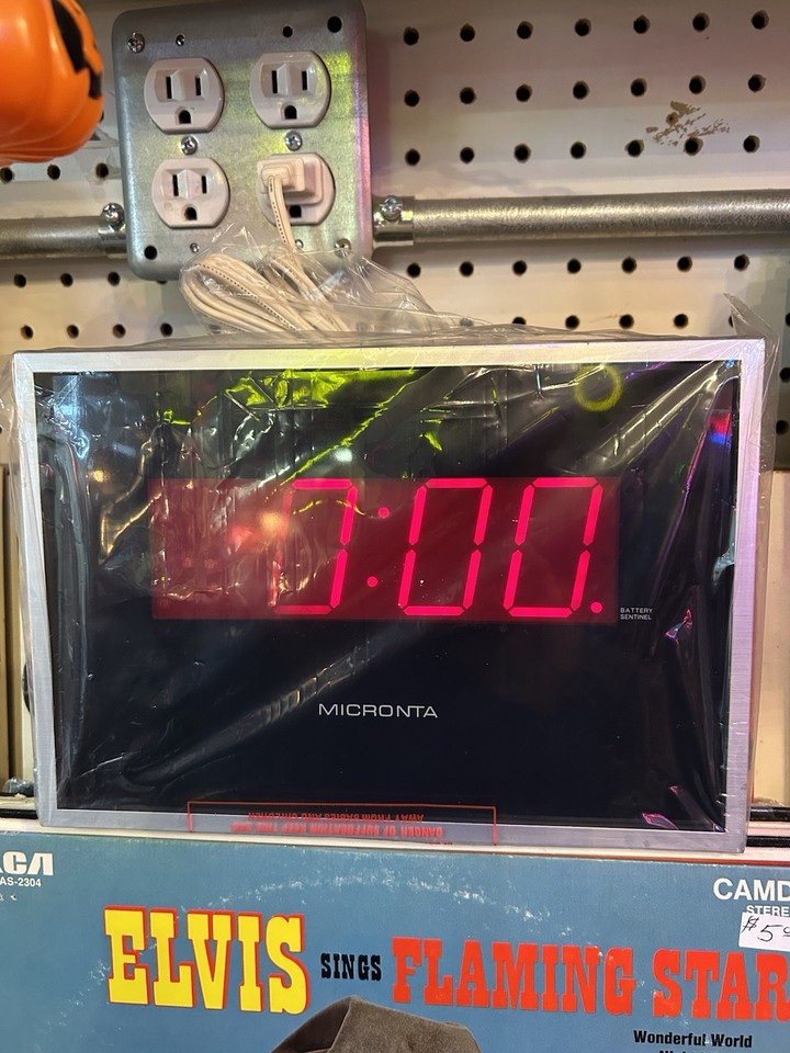 Vintage NEW NOS Micronta 63-805C Electronic LED Wall Clock in Original ...