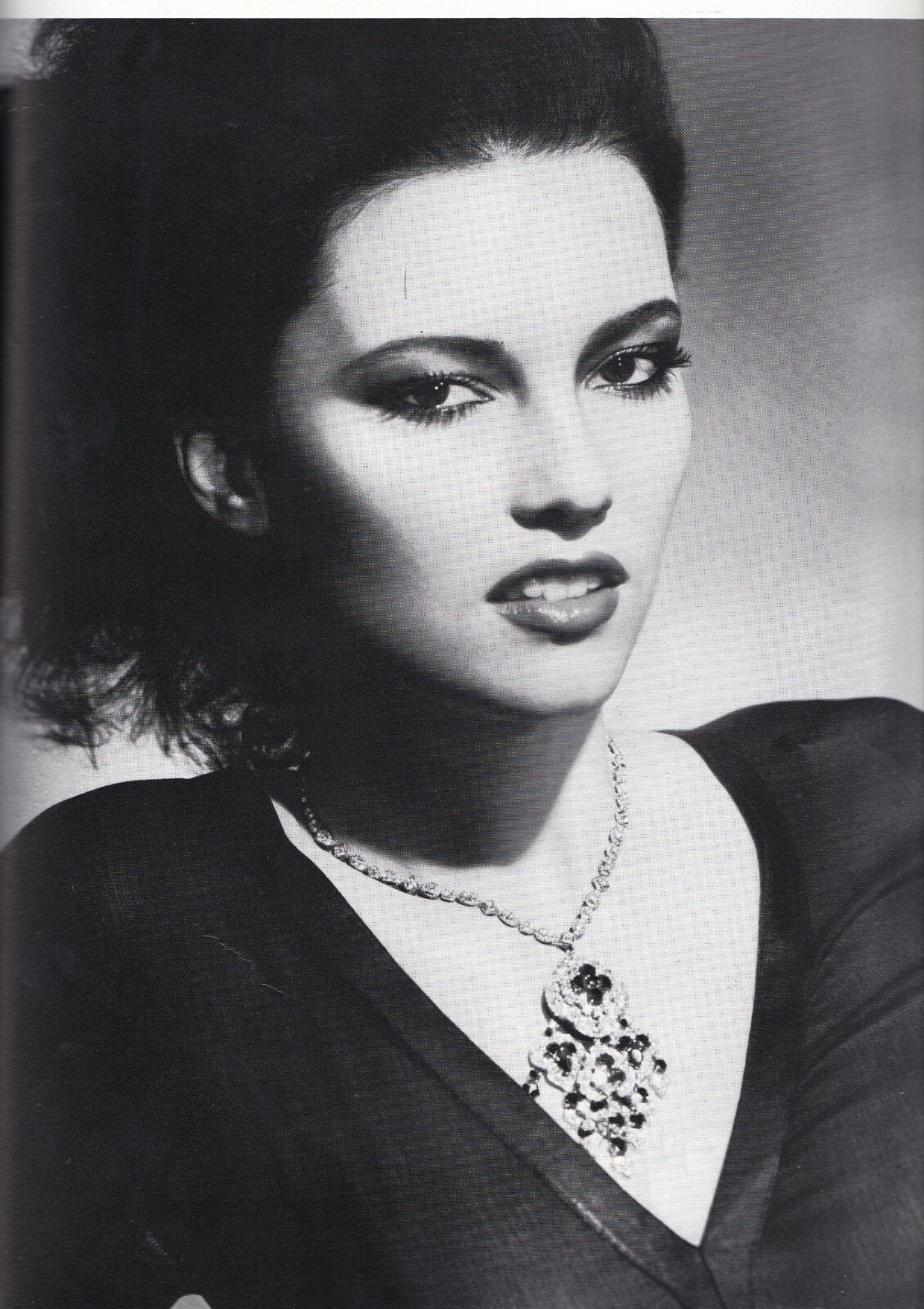 VOGUE PARIS 1977 LENA KANSBOD FURS MARCIE HUNT RAQUEL WELCH GUY BOURDIN ...