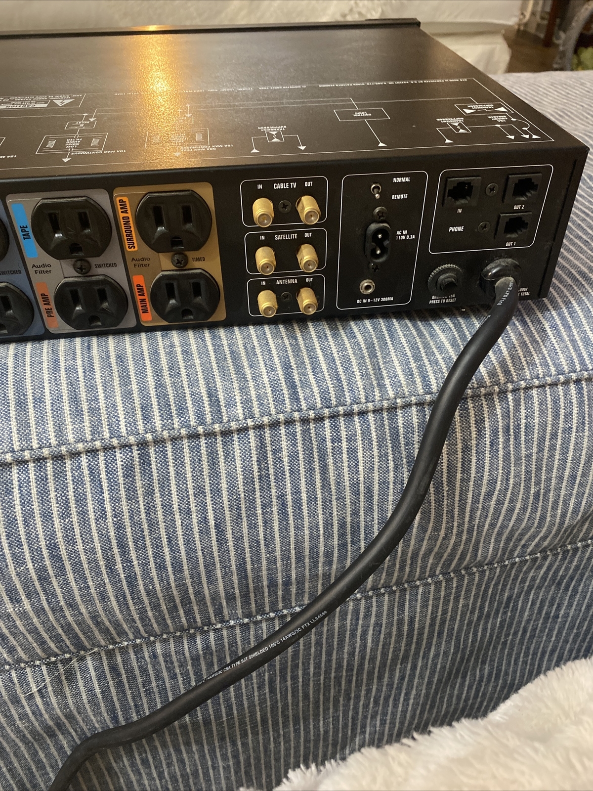 Monster Home Theatre Reference PowerCenter Surge Protector HTS3500 ...