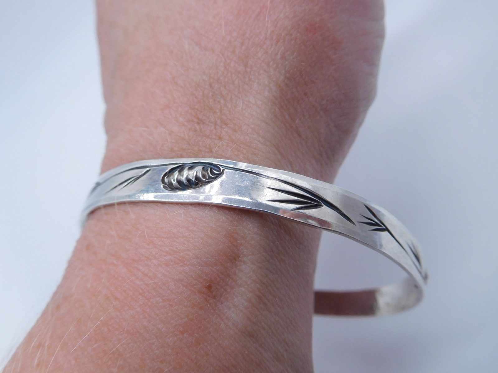 VINTAGE DESIGNER STUART NYE STERLING SILVER PINE CONE… - Gem