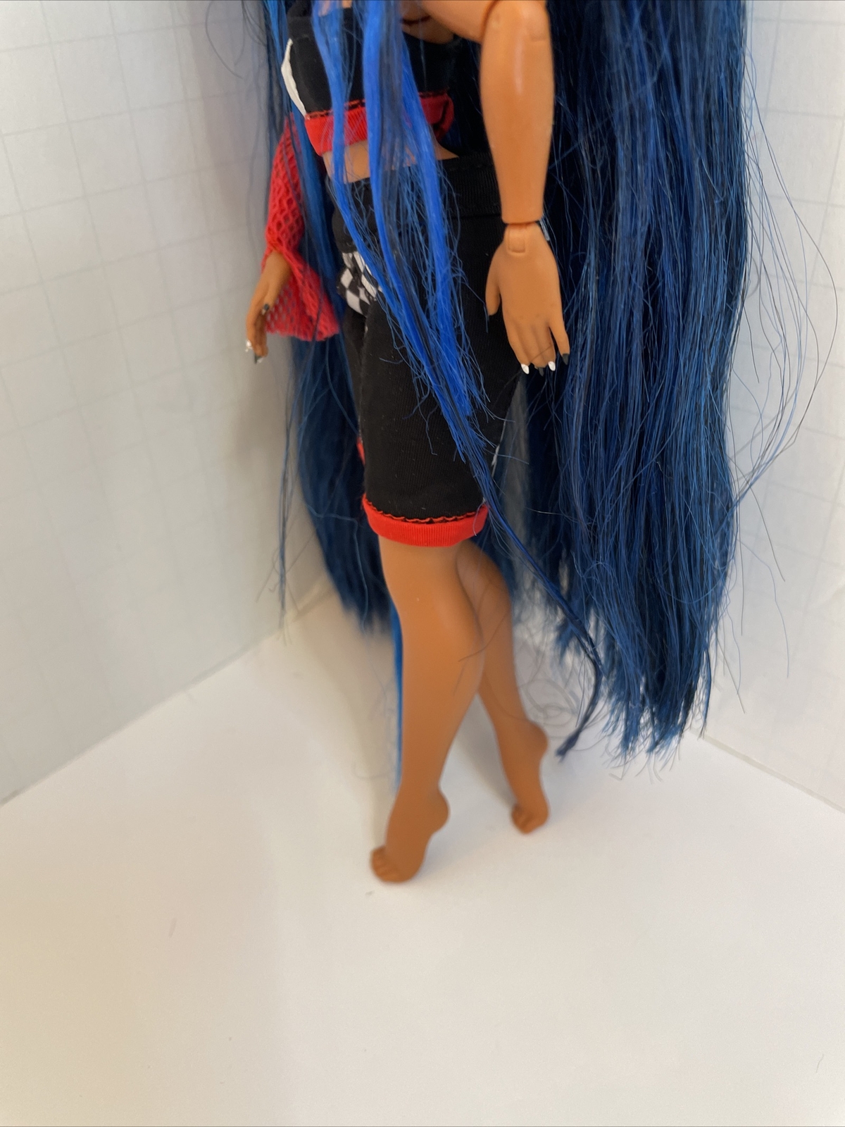 MGA LOL Surprise OMG Downtown BB Checker Lip Doll Blue Hair | eBay UK