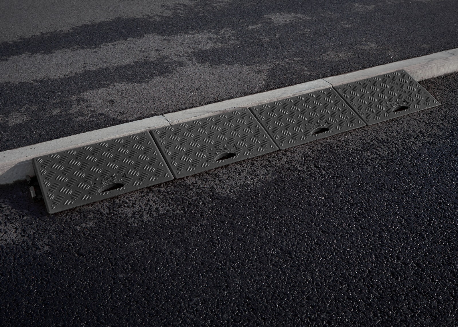 Pack of 24 - HEAVY DUTY Kerb Ramps (Covers 12M Gap) 700443016285 | eBay UK