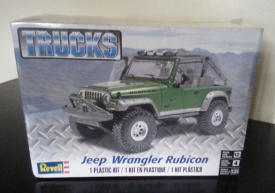 REVELL TRUCKS LINE 1/25 Jeep Wrangler Rubicon Factory Sealed MIMB! | eBay