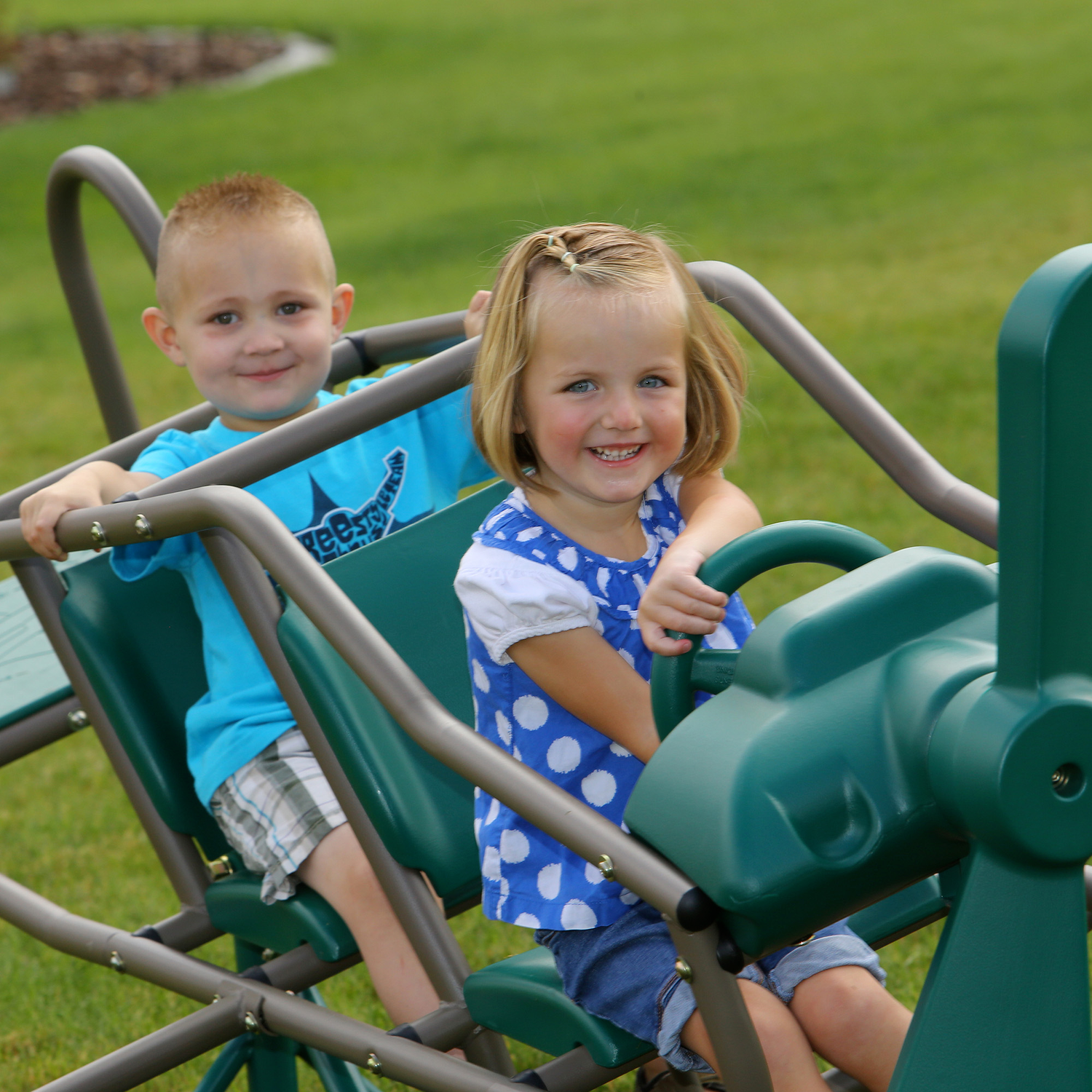 Flyer Teeter Totter Heavy-duty Powder-coated Steel Construction ...