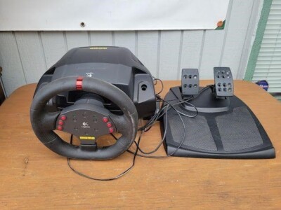 Logitech MOMO Racing Wheel Force Feedback USB Wheel And Pedals Nice ...