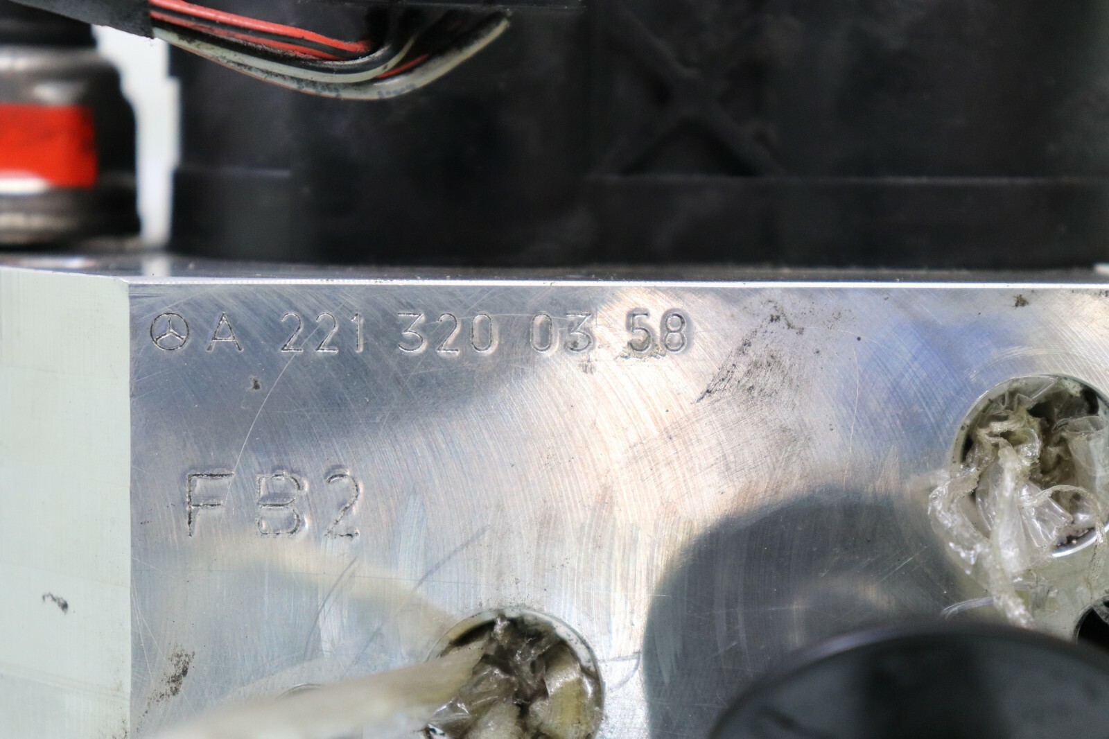 07-09 MERCEDES S63 S550 SL63 W221 AMG REAR HYDRAULIC ABC VALVE BLOCK ...