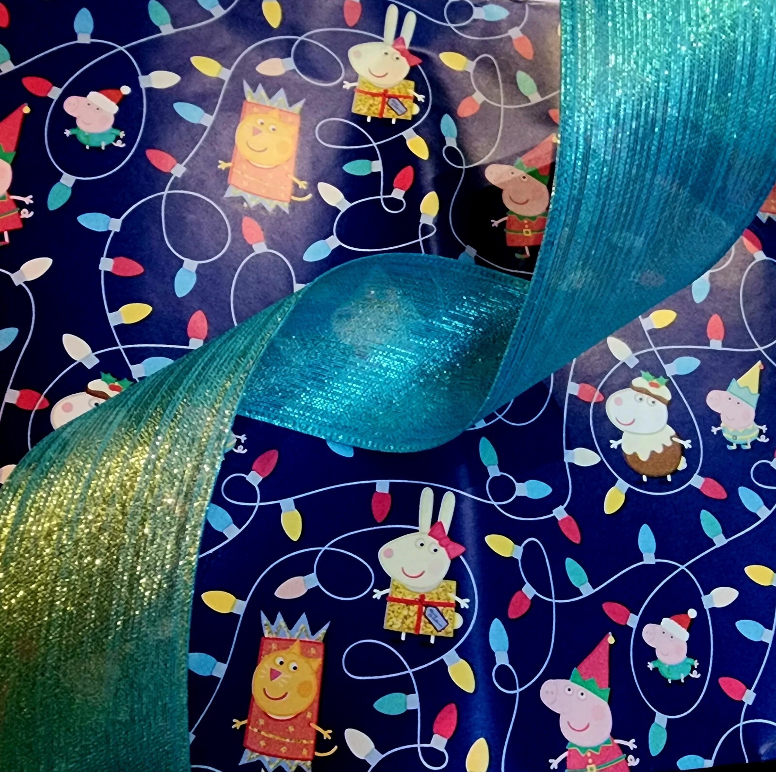 Peppa Pig Gift Wrap Set, wrapping Paper And matching Ribbon, see ...