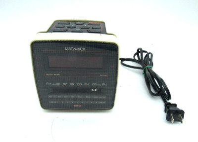 Vintage Magnavox Digital Alarm Clock AM/FM Radio D3110/17 Works Cube ...