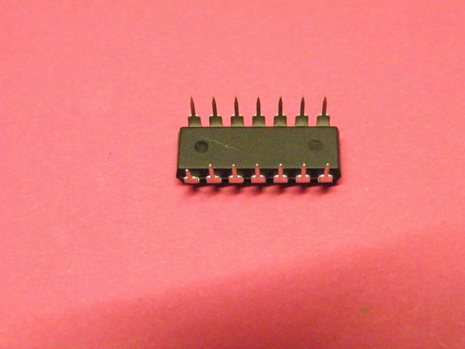 HLF ICL8038 Waveform Generator IC 14 DIL DIP Triange/Square/Sinewave 3g ...