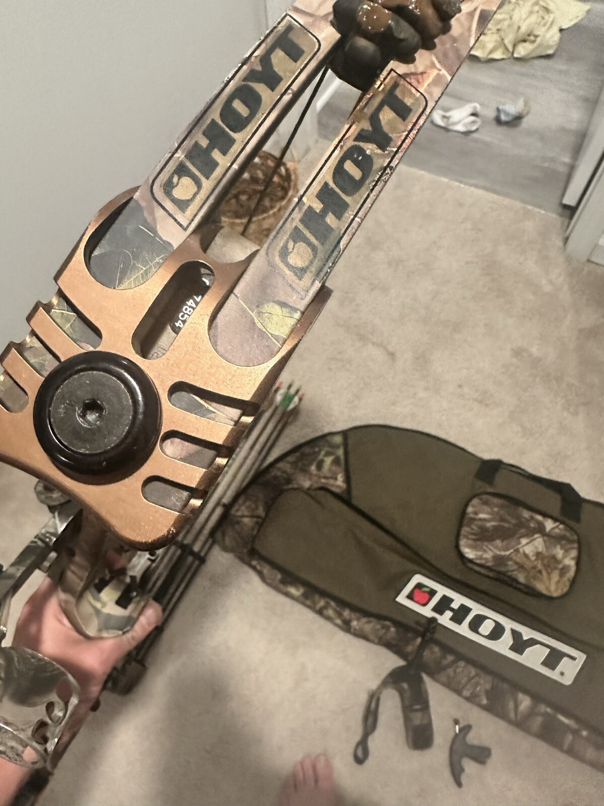 Hoyt Trykon XL XT compound bow right hand 40-80 lbs | eBay