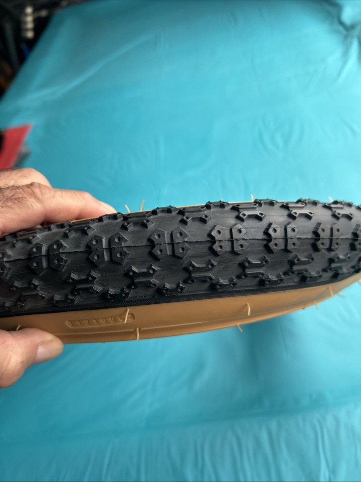 Gum Walk Bicycle Tire 20" x 2.125" Black/Gum Side Wall Comp 3 BMX ...