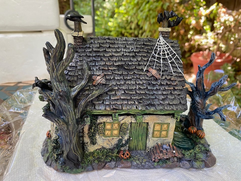 Hawthorne Universal Studios Monsters Halloween Village - Frankenstein's ...