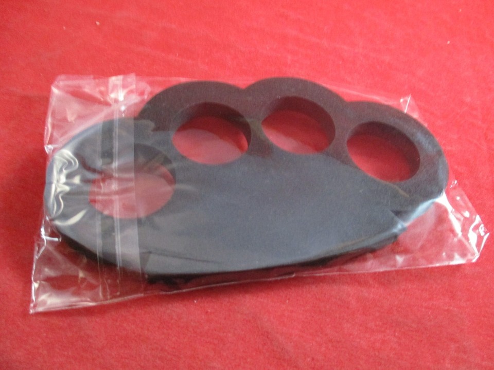 Assassin's Creed Syndicate Xbox One PS4 Promotional Black Foam Knuckles ...