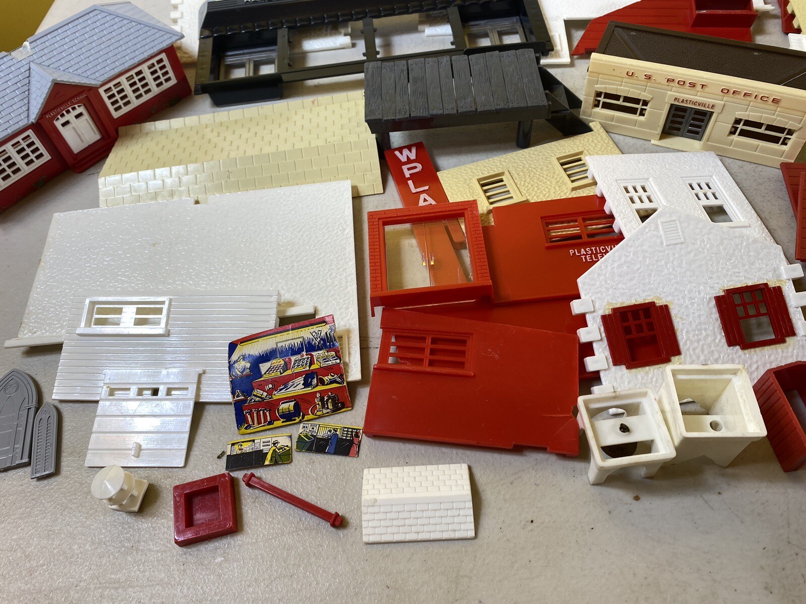 Plasticville Lionel Trains Model Houses Buildings Decoration Vintage ...