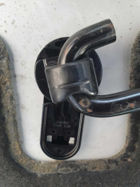 Genuine Nissan QASHQAI J11 2014 Onwards Bonnet Clip 65773CY00B ...