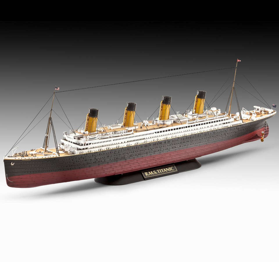Titanic Model Ship Steamliner Revell Gift Set 05727 Free Shipping | eBay