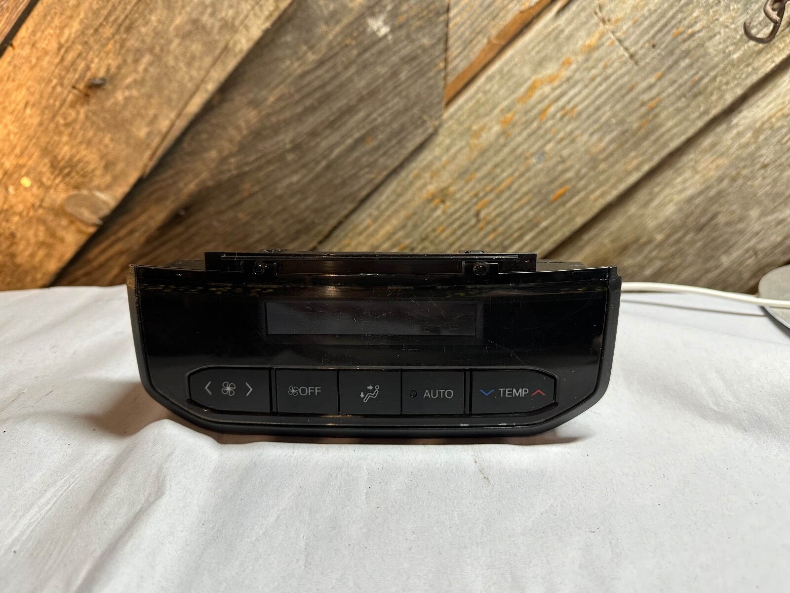 2020 2021 2022 2023 TOYOTA HIGHLANDER REAR TEMPERATURE CONTROLS ID ...