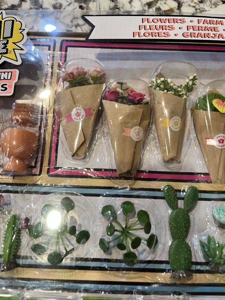 MGA's Miniverse Mini Verse Make It Mini Botanicals Farm Flowers Plants ...