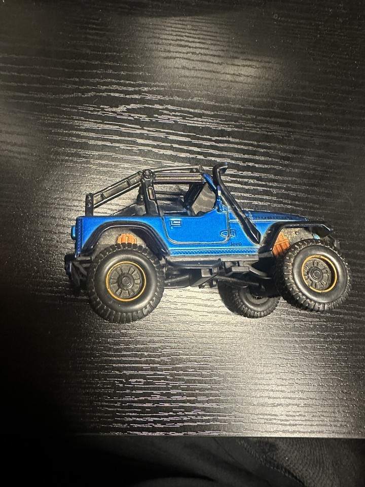 2003 JEEP WRANGLER RUBICON 4x4 SUV LIFTED SHINY BLUE 1/35 MAISTO (poor ...