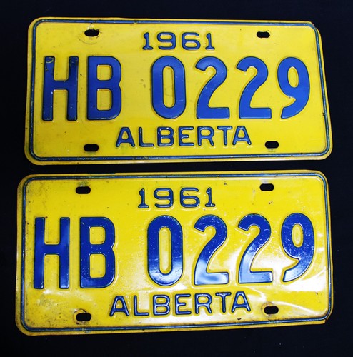 ALBERTA CANADA LICENSE PLATES MATCHING SET OF TWO HB-0229 VINTAGE 1961 ...