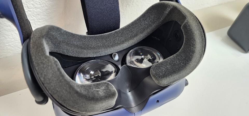 HTC VIVE Pro Headset VR Full Set Complete System Virtual Reality Kit A+ ...