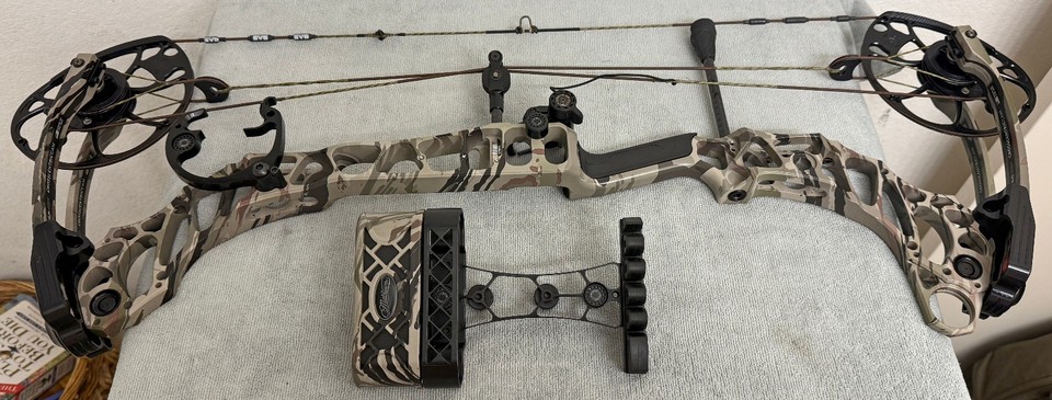 Mathews Vertix Left-Hand Compound Bow - EXC w/Accessories, Arrows ...