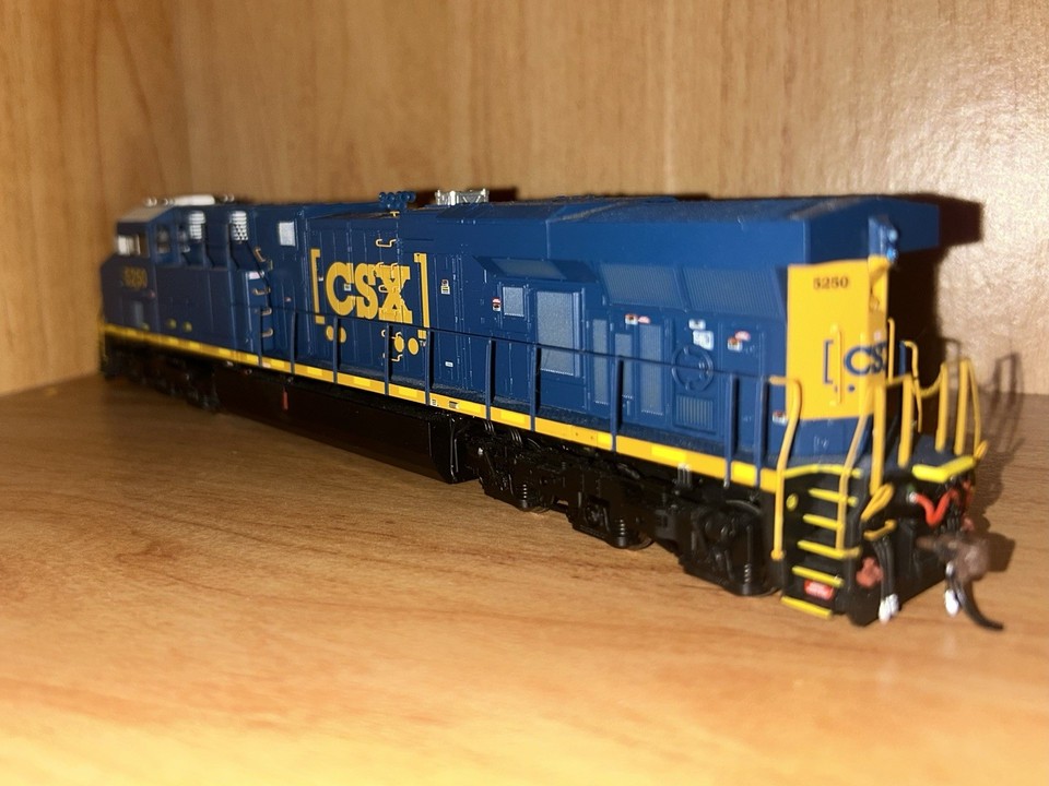 HO Scale Athearn Genesis CSX 5250 ES44DC DCC Ready | eBay
