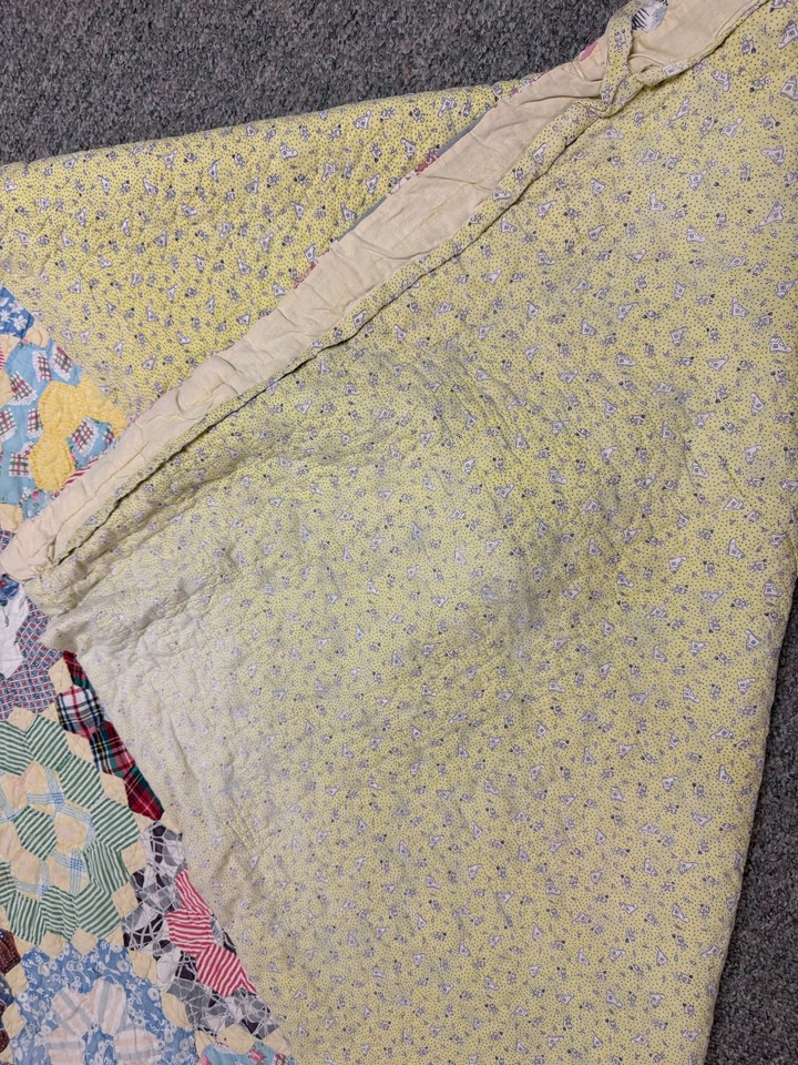 VINTAGE ANTIQUE ORIGINAL HANDMADE GRANDMA FLOWER GARDEN FEED SACK QUILT ...