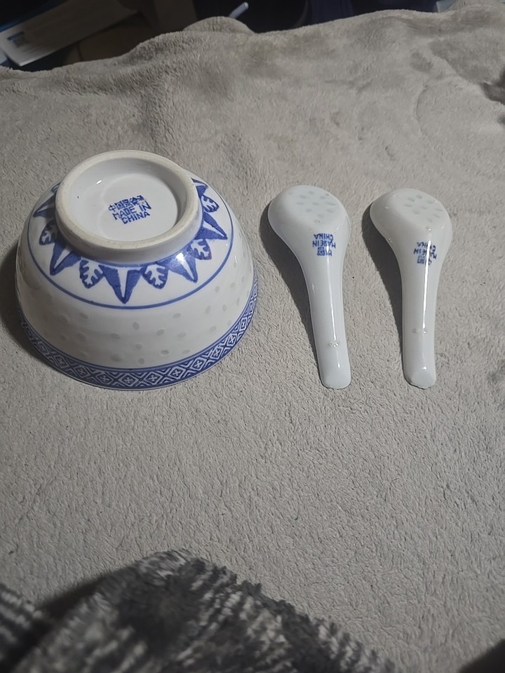 Blue And White Rice Pattern Chinese Bowl And 2 Spoons | eBay