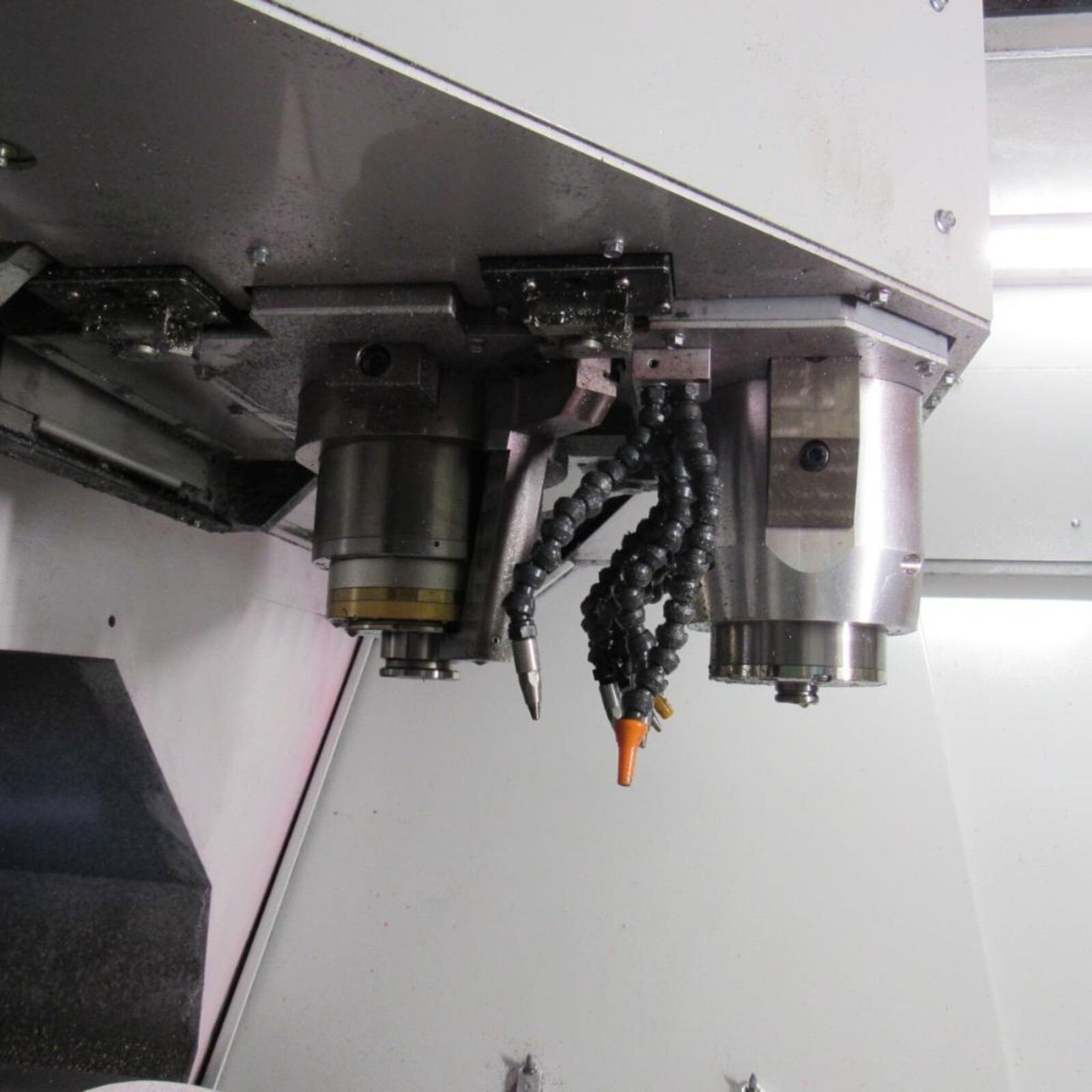 Roeders RXU1001DSHZ2 Dual Spindle 5-Axis CNC Vertical Machining Center ...