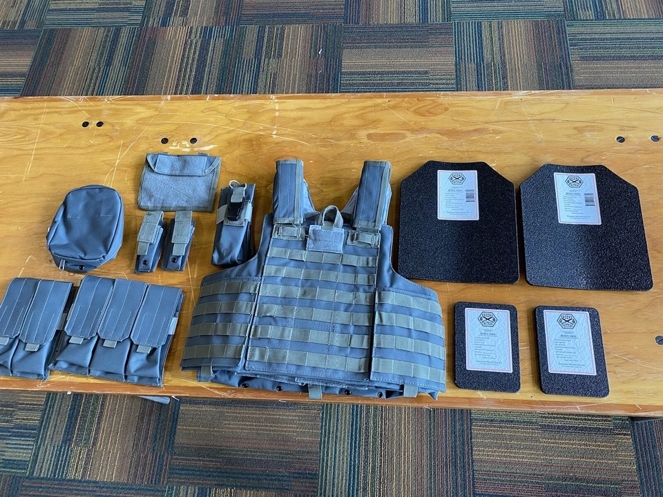 Tactical Vest Plate carrier w/ 2 Curved 10x12 Plates & Side Plates ...