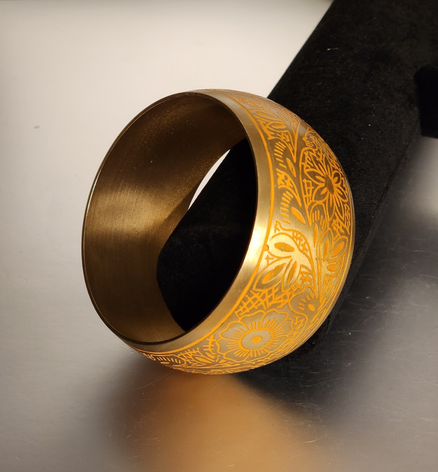 Vintage Etched Floral Pattern Chunky Wide Brass Bangl… - Gem