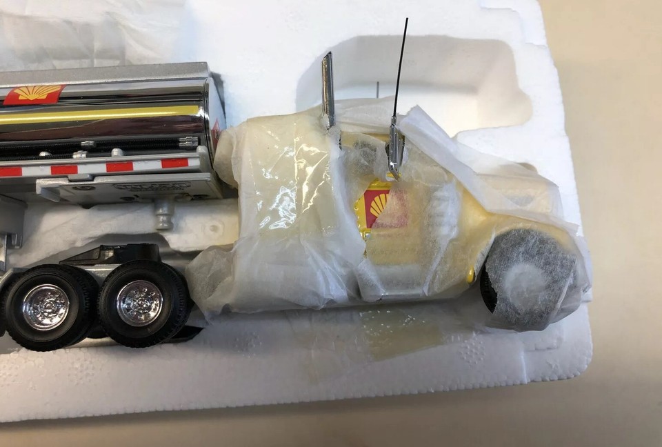 Matchbook The Power Of SHELL Semi Truck Oil Trailer KS200/A-M Kenworth ...