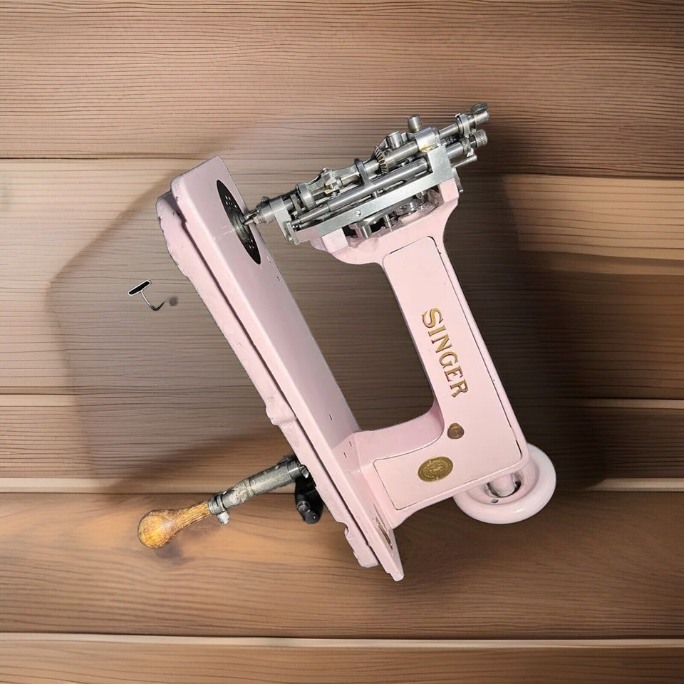 Singer 114w103 Chain stitch & Moss Stitch Embroidery Machine + table ...