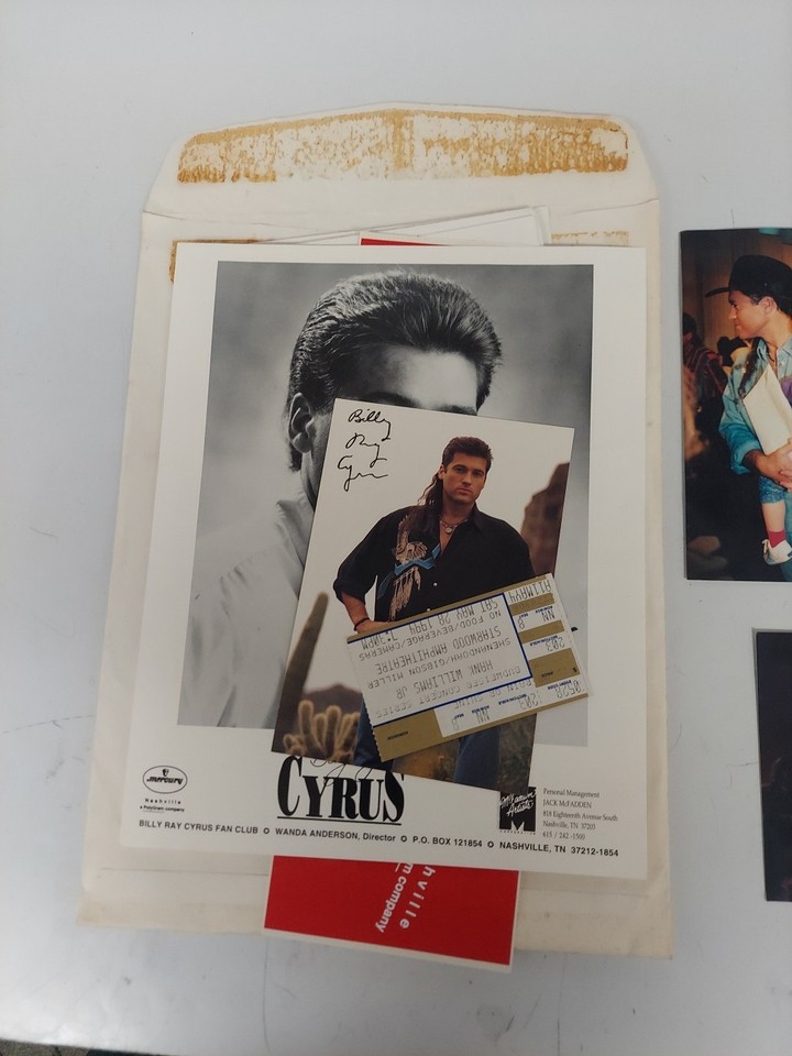 Vintage Billy Ray Cyrus Fan Club Packet + 4x6 Acutal Photos At Gaylord ...
