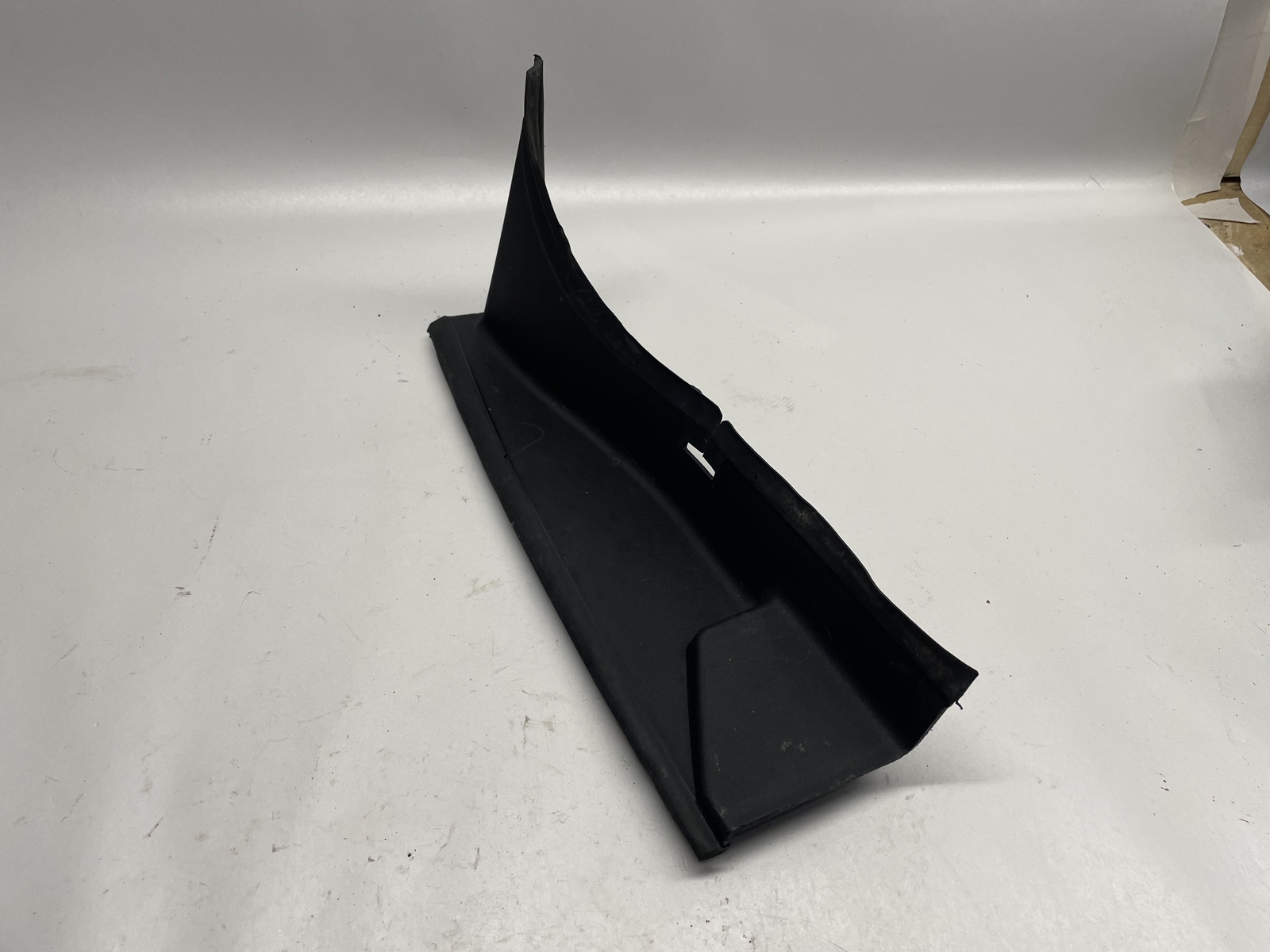 2014 LAND ROVER RANGE ROVER IV Rear Tailgate Left Side Drip Rail Trim ...