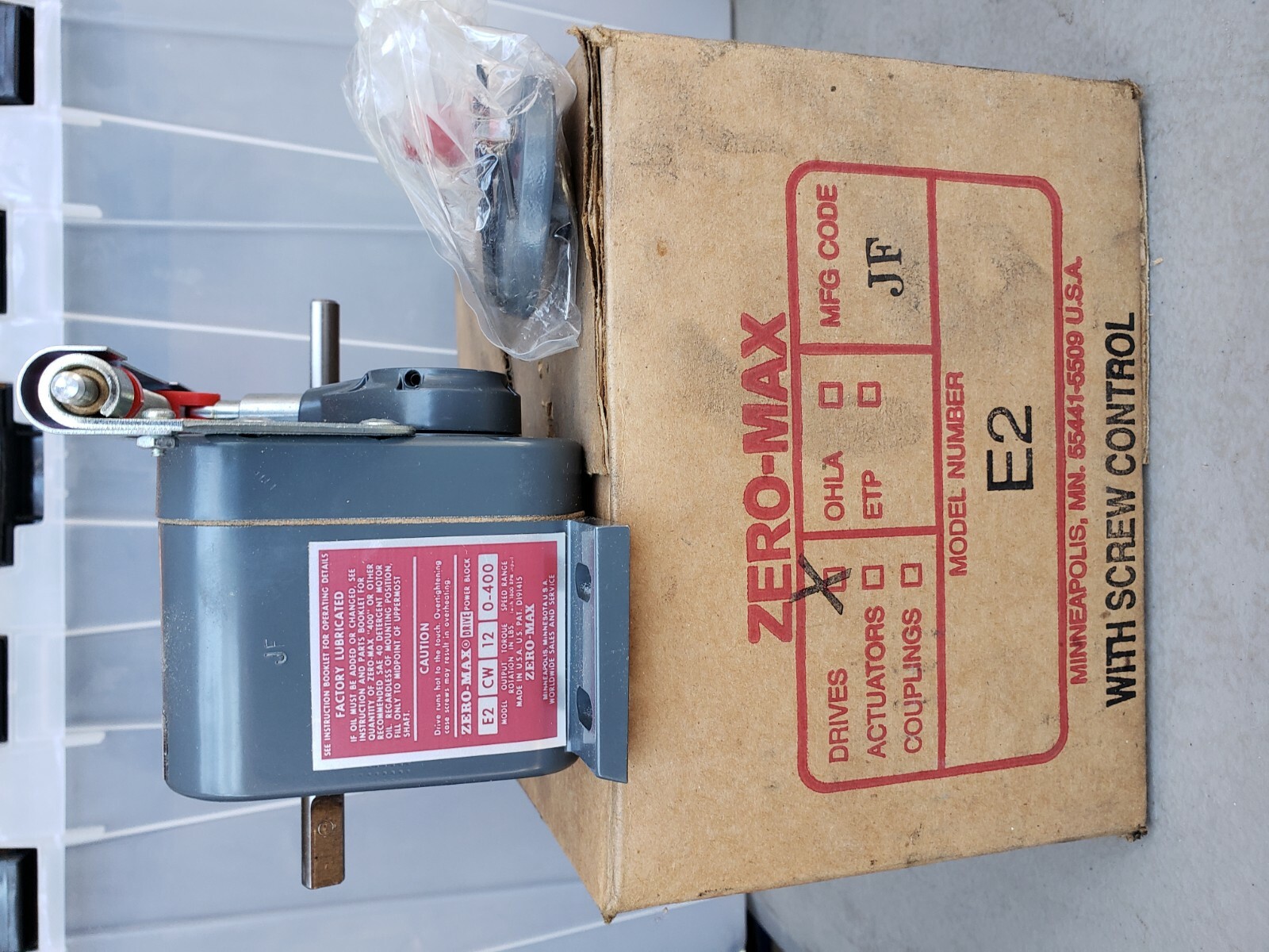 ZERO-MAX E2 DRIVES POWER BLOCK WITH SCREW CONTROL