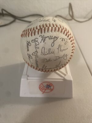 NEW YORK YANKEES Vintage Replica Team autograph SIGNED BASEBALL on ...