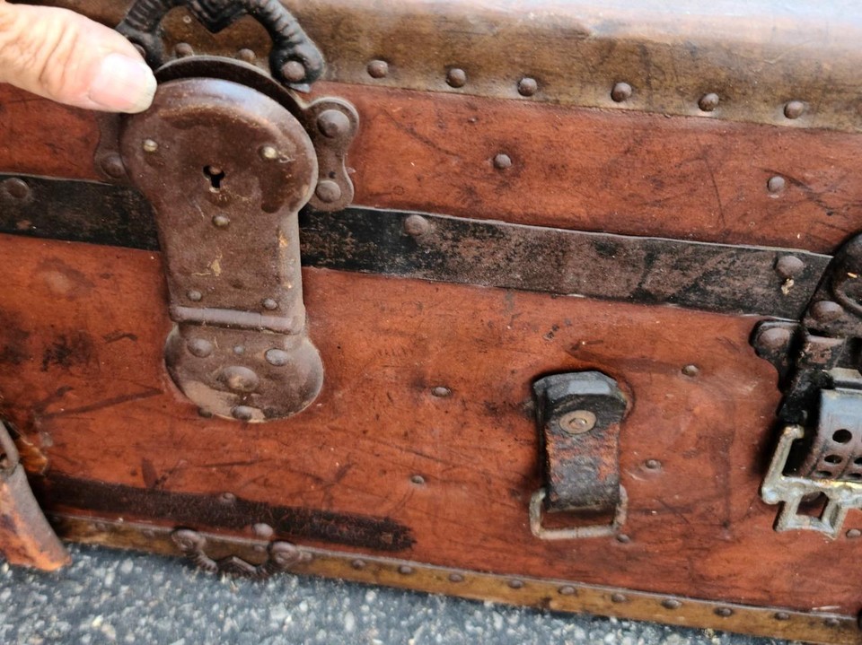 Wonderful Antique Trunk – GDC – JENSEN TRUNK FACTORY – USEFUL OLD TRUNK ...